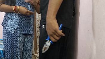 Pinki Bhabhi Seduces TV Mechanic For Sex Because She Inable To Pay Service Bill XNXX COM