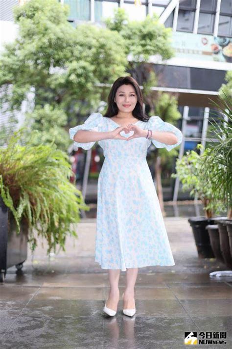 話題女王嚴淑明自爆已婚了！鬆口認很幸福 「老公身分曝光」 娛樂 Nownews今日新聞