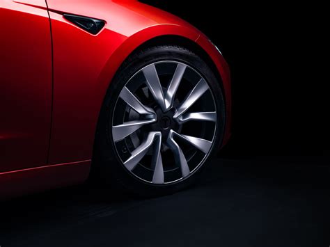 全面以空氣力學考量、外觀內裝更簡約，tesla Model 3 大規模改款中國率先亮相！ Carstuff 人車事