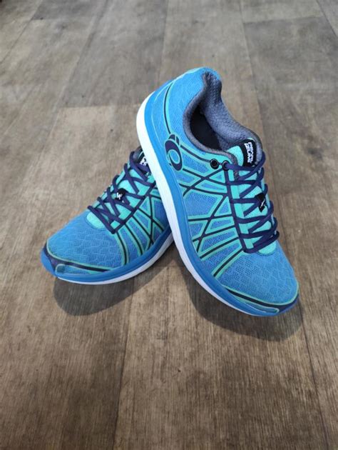 Кросівки жіночі Pearl Izumi — ціна 650 грн у каталозі Кросівки Купити жіночі речі за доступною