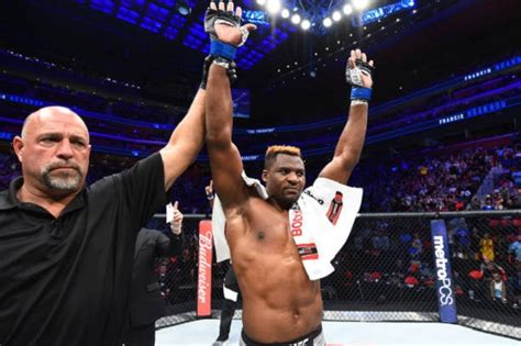 Dana Projeta Francis Ngannou Como Estrela E Garante Title Shot Contra