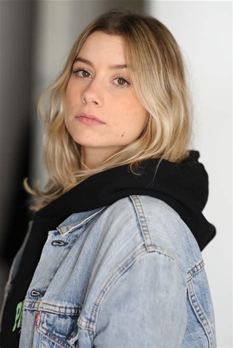 Juliette Grenat Fiche Artiste Artiste interprète Chanteur Danseur