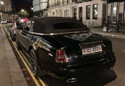 Download Caption Exquisite Elegance Rolls Royce Phantom Drophead
