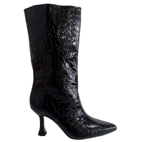 ΓΥΝΑΙΚΕΙa ΜΠΟΤΑ ΤΑΚΟΥΝΙ