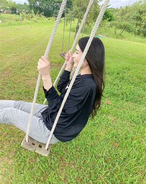 Suzu Honjo Scrolller