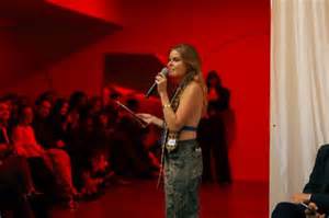 My Lima Lima Van Eloise Van Oranje Haalt 10000 Euro Op Met Capsulecollectie Attire Amsterdam