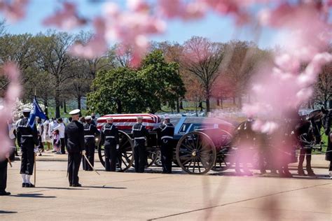 Marshall Drive Transfer At Arlington National Cemetery During A Full