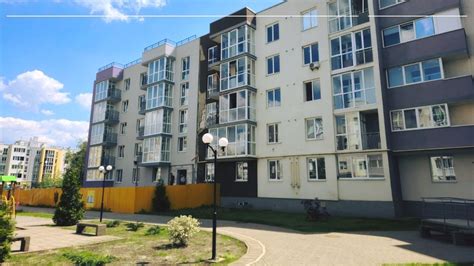 Під Києвом відновлюють секцію житлового будинку яка була знищена обстрілами Читайте на Ukr Net