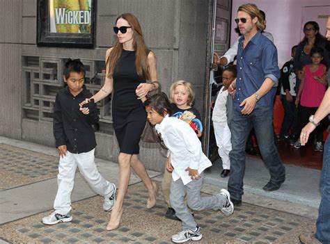 Angelina Jolie Este La Un Pas De A și Pierde Una Dintre Fete Yvero