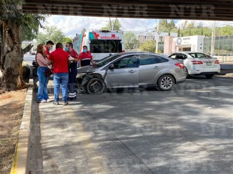 Se Impacta Vehículo Contra árbol En El Bulevar Ntr Zacatecas