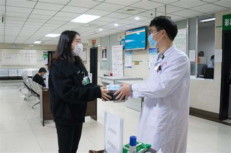 前线有你负重前行，后方有我温暖守候 ——我院慰问一线医务人员家属 贵州中医药大学第二附属医院贵州省中西医结合医院贵州荣誉军人康复医院贵州