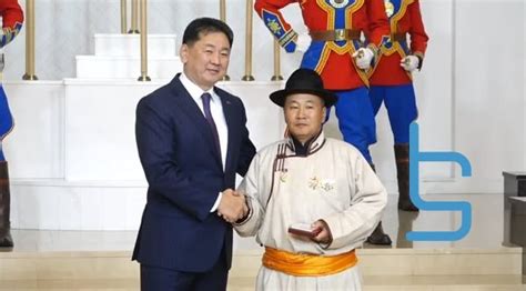 Ерөнхийлөгчийн зарлигаар Байгаль орчны салбарын ахмад ажилтан ойн аж ахуйн инженер Батгомбын