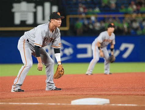 7日のヤクルト戦でプロ17年目、通算2081試合目で初となるスタメン三塁で出場した坂本 スポニチ Sponichi Annex 野球