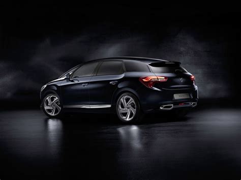 DS 5 símbolo de la nueva marca DS LUNAySOL Revista familiar de