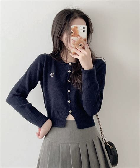 💖여리핏고퀄💖 로지아 가을 겨울 봄 크롭 세미크롭 자수 로고 단추 라운드넥 캐시미어 니트 가디건 데일리 꾸안꾸 베이직 슬림핏 스웨터 아우터 에이블리