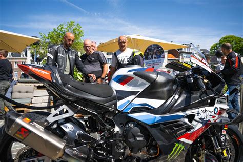 Double anniversaire des milliers de fans de moto sont attendus pour la e édition duBMW