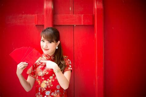 Premium Photo Portrait Of Beautiful Asian Woman In Cheongsam
