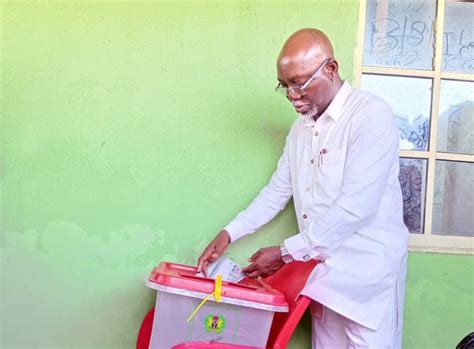 Ondo Guber Governor Aiyedatiwa Casts His Vote Photo
