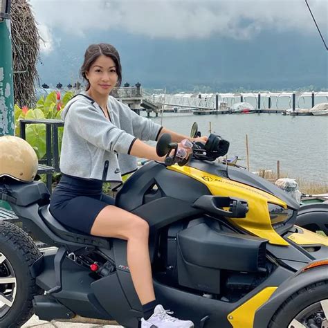 Potret Terbaru Karenina Sunny Yang Tampil Keren Saat Naik Moge Hot Liputan