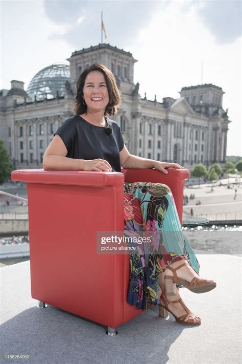 Annalena Baerbocks Feet