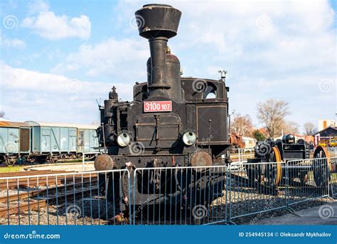 Bratislava Slovakia March 07 2022 Locomotive Csd 310 0 Ekkstb 97