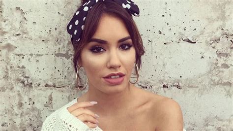 Muy hot Lali Espósito sin corpiño en Italia Infobae