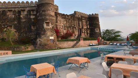18 Famous Food Places In Delhi For The Ultimate Culinary Experience