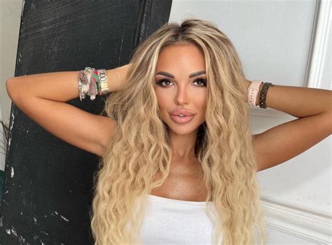 Długie Piękne Nogi Ponętna Poza I Gitara Zobaczcie Niesamowitą