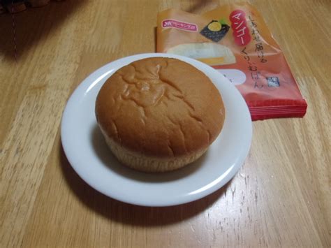 Ykベーキングカンパニー しあわせ届けるマンゴーくりぃむぱんをレビュー 今日もよろしく