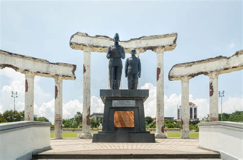 Estatua En Ruinas Museo Tugu Pahlawan De La Proclamación En Surabaya