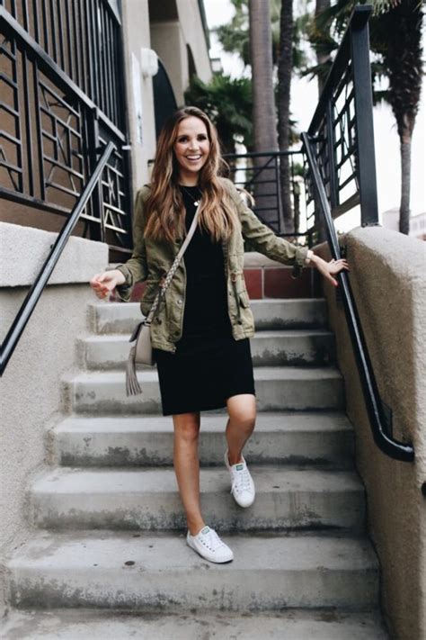 10 White Sneakers Outfits + 12 Perfect White Sneakers - Merrick's Art