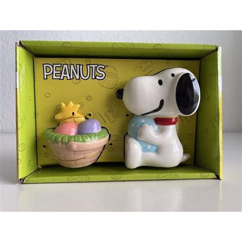 Peanuts Kitchen Peanuts Snoopy Woodstock Easter Ceramic Salt Pepper