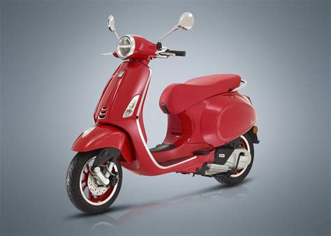 Motorrad Vergleich Piaggio Medley 125 2021 Vs Vespa Primavera 125 RED