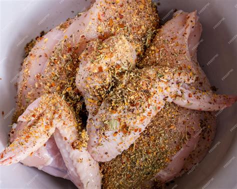 Alitas De Pollo Crudas En Escabeche Pollo Crudo Con Especias Cocinar
