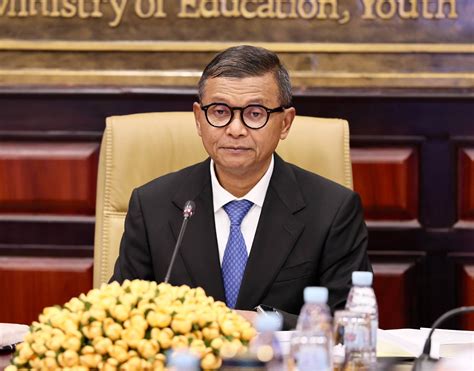 រដ្ឋមន្រ្តីអប់រំ ជំរុញ ឱ្យ គ្រូបង្រៀនគណិតវិទ្យានៅបឋមសិក្សា បង្កើន ការ