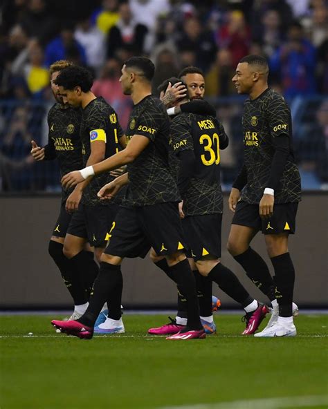 Poza 15 Al Hilal And Al Nassr Vs Psg 4 5 Lionel Messi și Cristiano