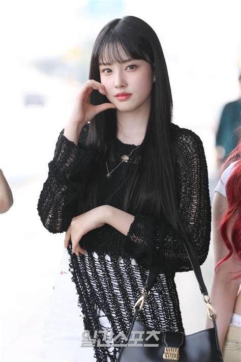 Stayc At Gimpo Airport Cute Korean Girl Korean Girl Cute Korean