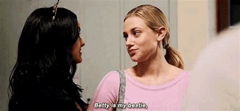 Camila Mendes Li Li Reinhart  Camila Mendes Li Li Reinhart