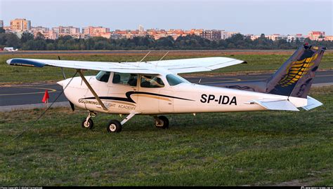 Sp Ida Goldwings Flight Academy Cessna 172n Skyhawk Photo By Michał