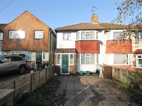 3 Bed Semi Detached House To Rent In Dorchester Road Worcester Park