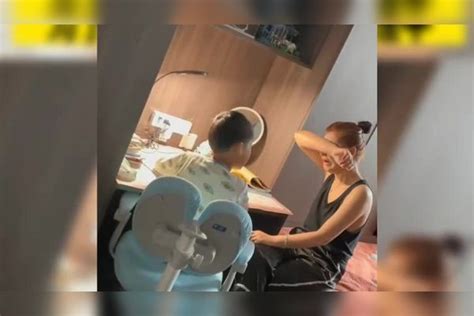 男子偷拍老婆辅导作业，孩子和妈妈对着哭