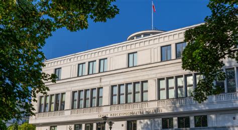 Długa lista poprawek do ustawy o badaniach klinicznych w Senacie Wrzutka o szczepieniach przyjęta