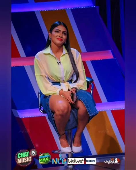 ඕනම ගෑණු ලමයෙක් ලස්සන වෙන්නෙ ඇස් වලිනුයි දත් වලිනුයි ️ Youtube
