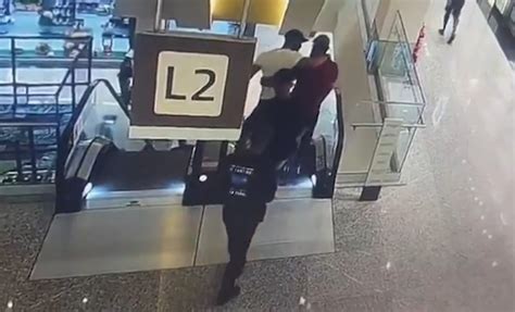 Suspeito Que Abraçou E Atirou Em Homem Em Escada Rolante De Shopping é