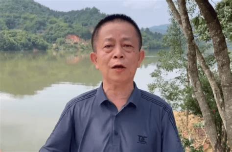 梅大高速塌方的那个夜晚，三个普通人拼尽全力救人老人蔡炫黄建度