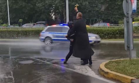 Българин анатемоса кортежа на Зеленски Видео Bulletin Bg