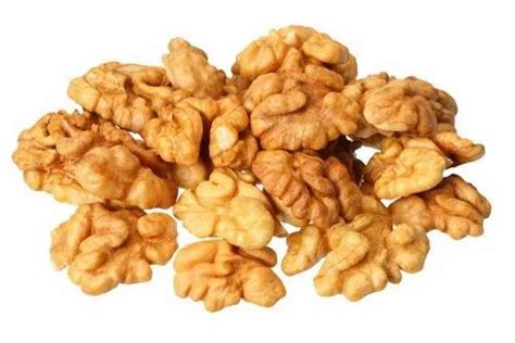 Kashmiri Walnut Kernels Akhrot Giri Packaging Type Pouch At Rs Kg In Roorkee