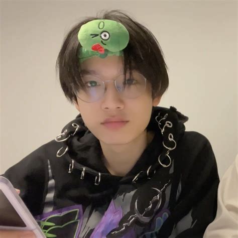 ปักพินโดย Whoiam ใน 789 ในปี 2024 คู่รักที่น่ารัก คนสวย รูปหน้า