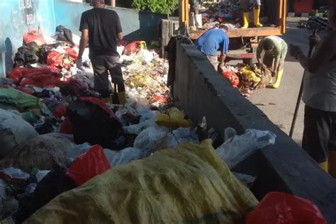 Selama Libur Produksi Sampah Di Kota Kupang Sebanyak 70 Ton Per Hari