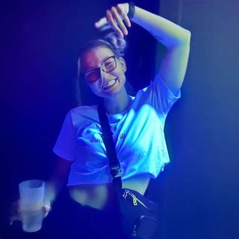 Ivet Ivetka • Threads Say More